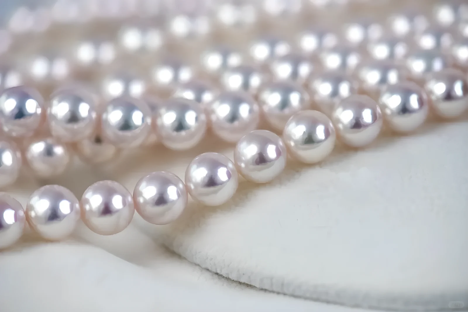 Understanding Pearls: From Origins to Icons of Elegance - Freshwater ...